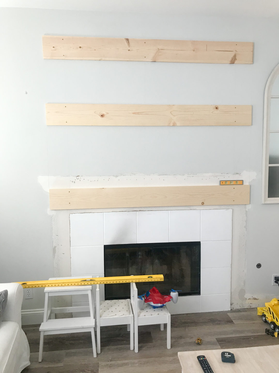 Fireplace remodel with DIY wood mantle.. - BarberellaHome