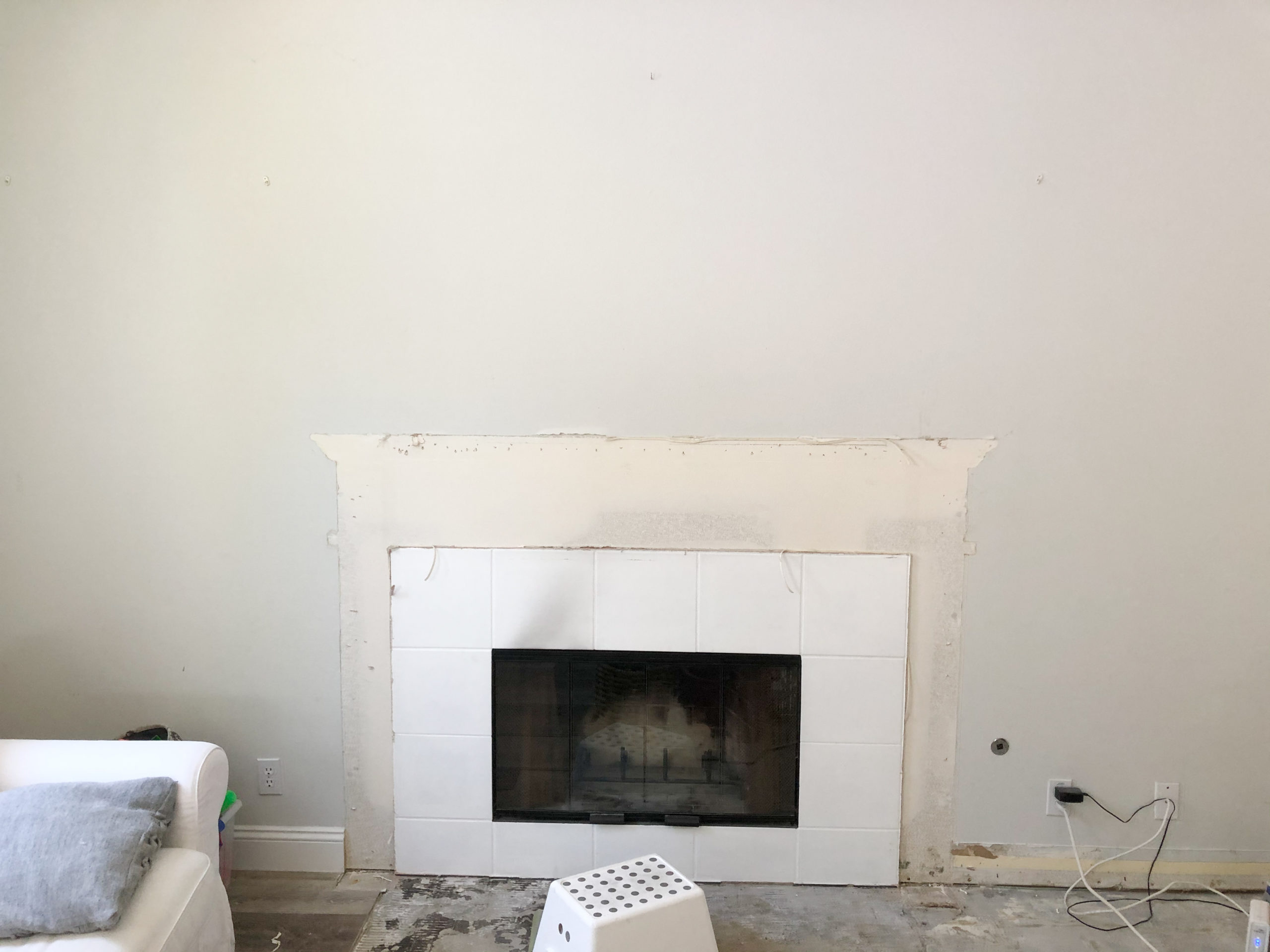 Fireplace remodel with DIY wood mantle.. - BarberellaHome